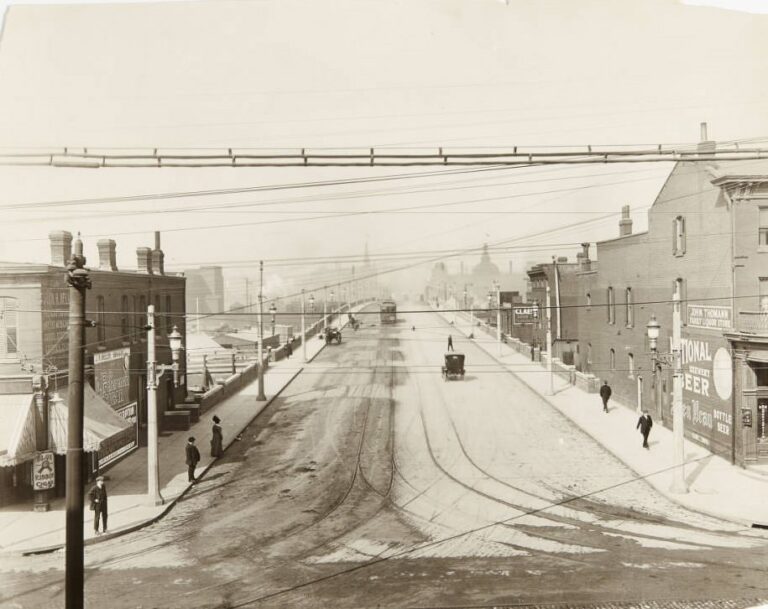 St. Louis in the 1920s: A Photographic Tour of Streets, Landmarks and ...