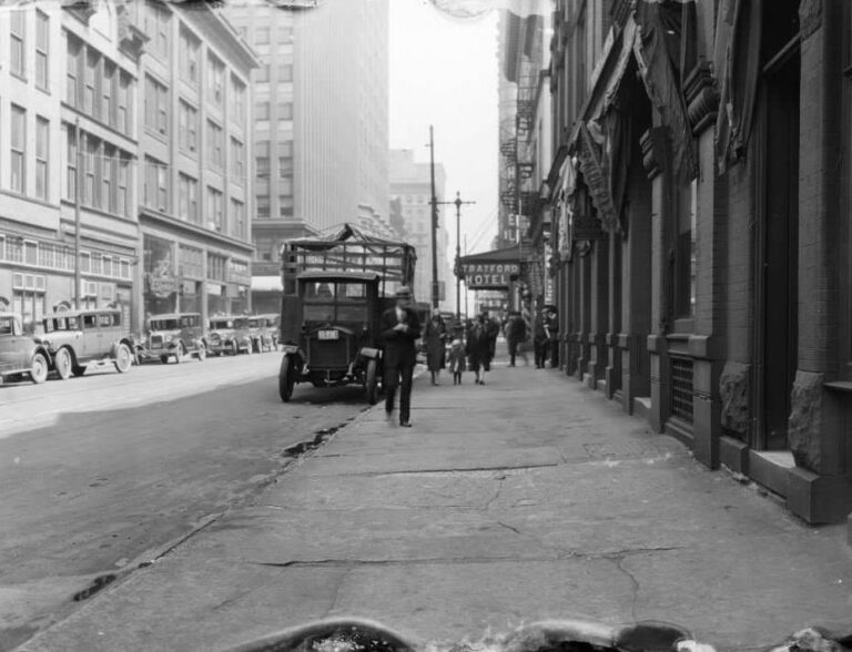 St. Louis in the 1920s: A Photographic Tour of Streets, Landmarks and ...