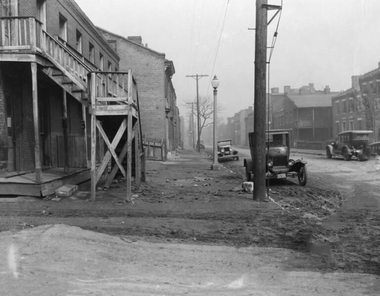 St. Louis in the 1920s: A Photographic Tour of Streets, Landmarks and ...