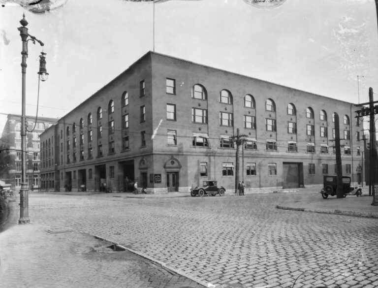 St. Louis in the 1920s: A Photographic Tour of Streets, Landmarks and ...