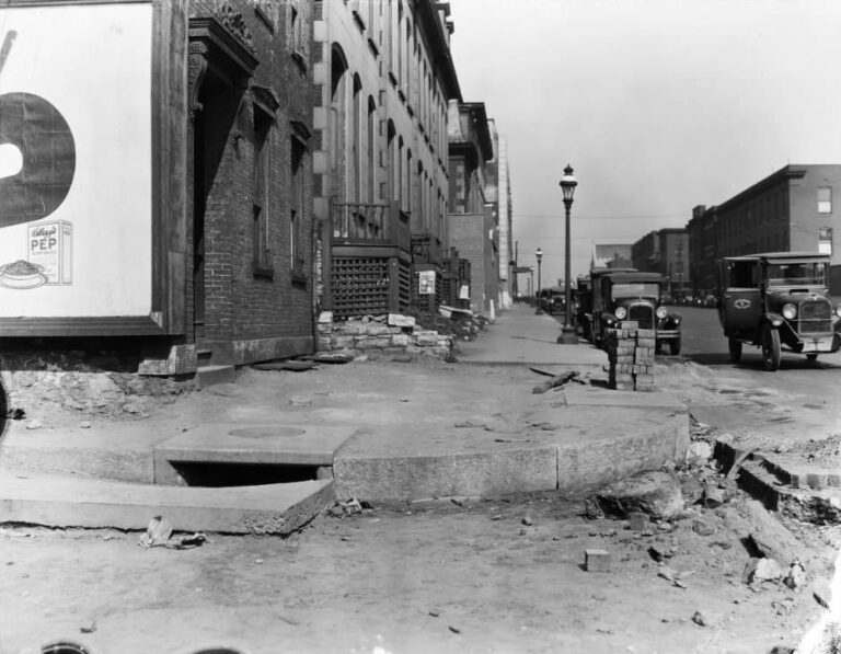 St. Louis in the 1920s: A Photographic Tour of Streets, Landmarks and ...