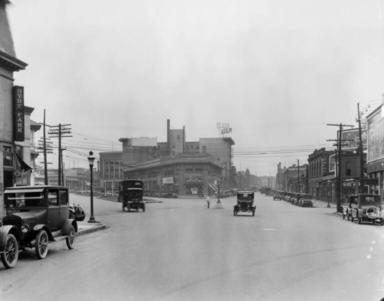 St. Louis in the 1920s: A Photographic Tour of Streets, Landmarks and ...