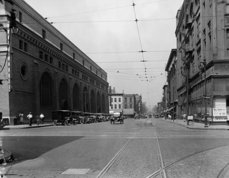 St. Louis in the 1920s: A Photographic Tour of Streets, Landmarks and ...