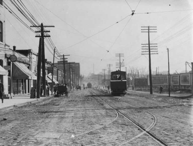 St. Louis in the 1920s: A Photographic Tour of Streets, Landmarks and ...