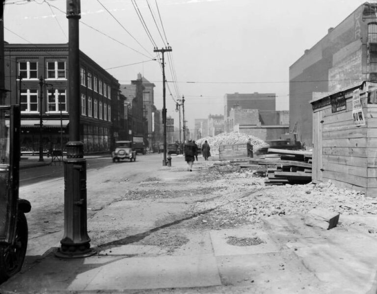 St. Louis in the 1920s: A Photographic Tour of Streets, Landmarks and ...