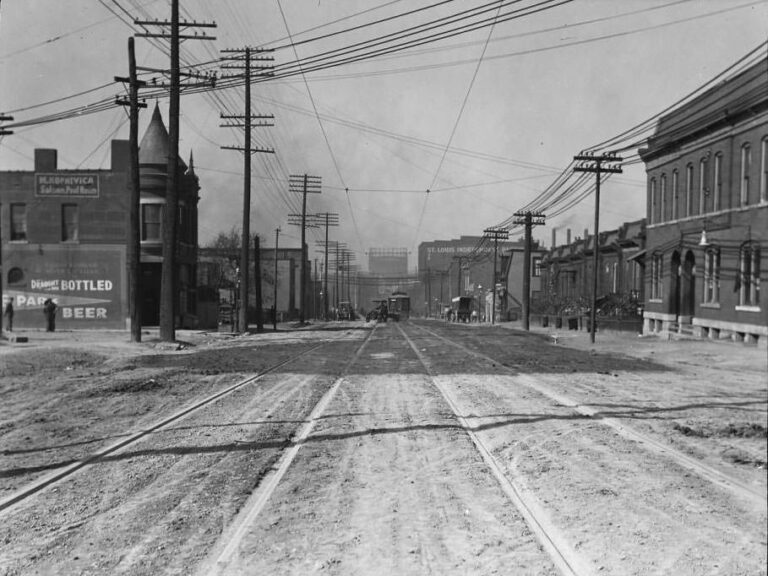 St. Louis in the 1920s: A Photographic Tour of Streets, Landmarks and ...