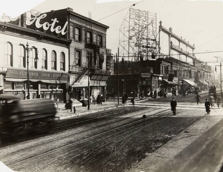 St. Louis in the 1920s: A Photographic Tour of Streets, Landmarks and ...