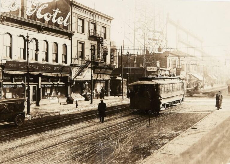 St. Louis in the 1920s: A Photographic Tour of Streets, Landmarks and ...