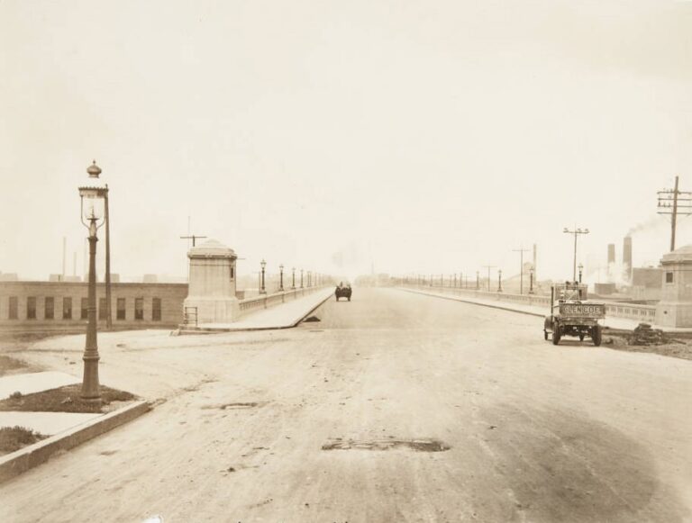 St. Louis in the 1920s: A Photographic Tour of Streets, Landmarks and ...