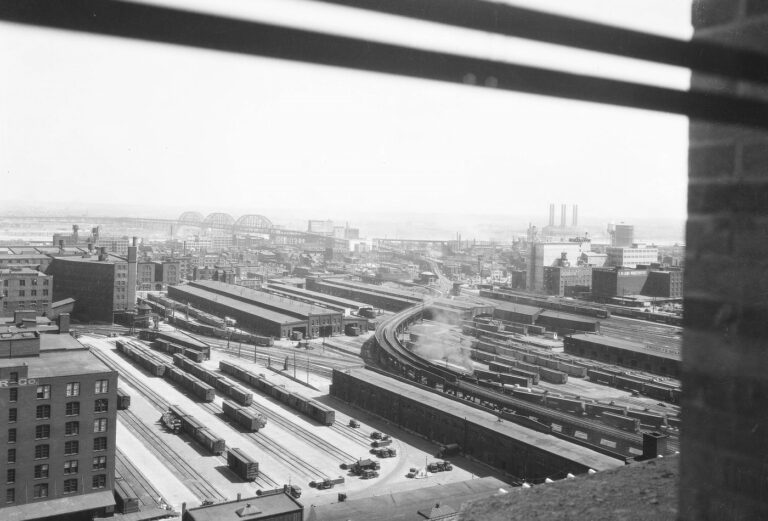St. Louis in the 1940s: The City's Pivotal Role in World War II and Its ...