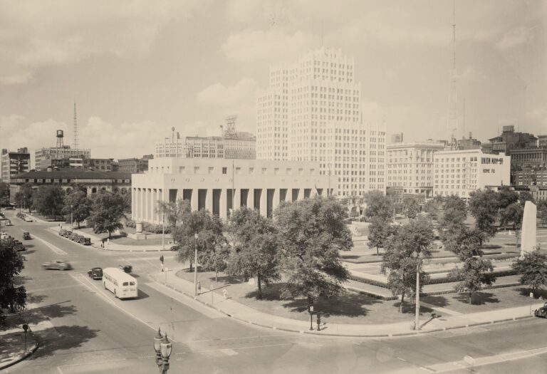 St. Louis in the 1940s: The City's Pivotal Role in World War II and Its ...