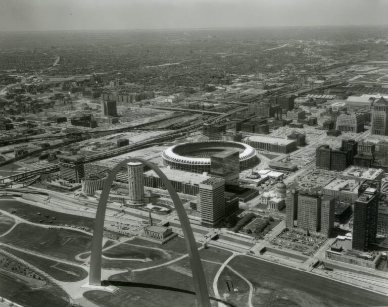What St. Louis looked like in the 1960s, shown through these ...